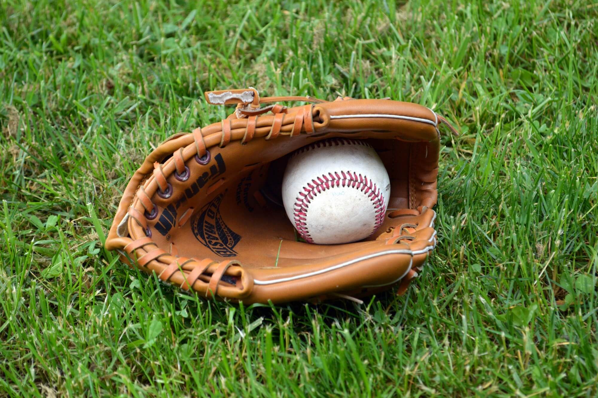 Fit Like A Glove 7 Tips For Picking Out The Right Baseball Glove 